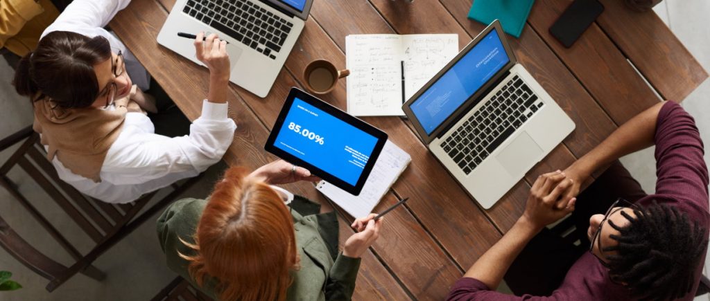 How to Introduce a New Colleague with Onboarding Software - FourVision